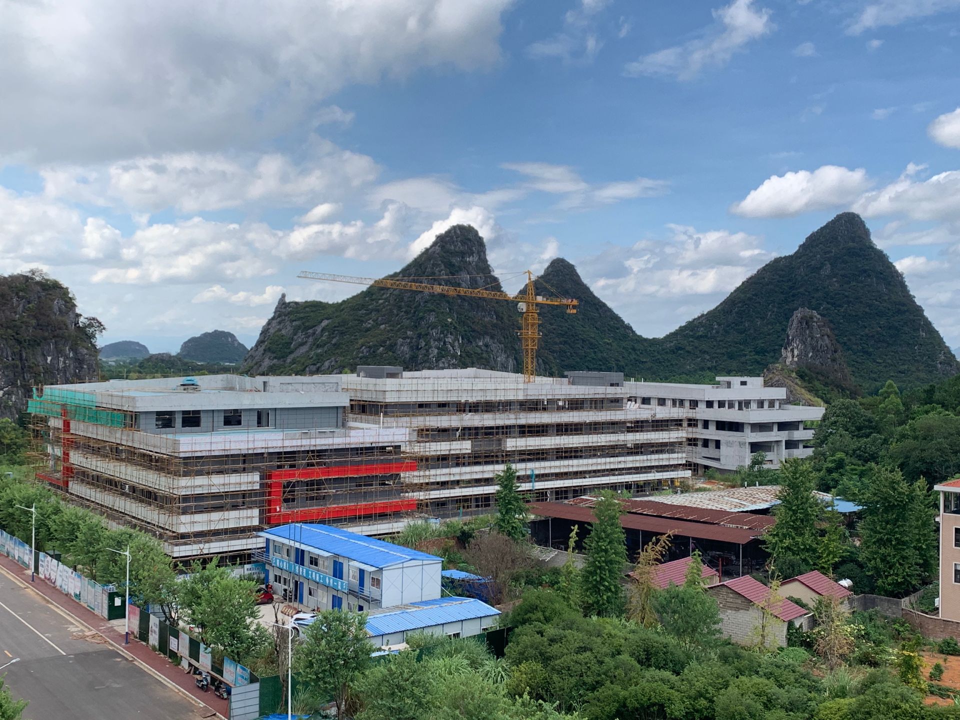 新校区扩建项目实训中心1#~4#楼2022年8月份建设进度简报-桂林航天工业学院基建处