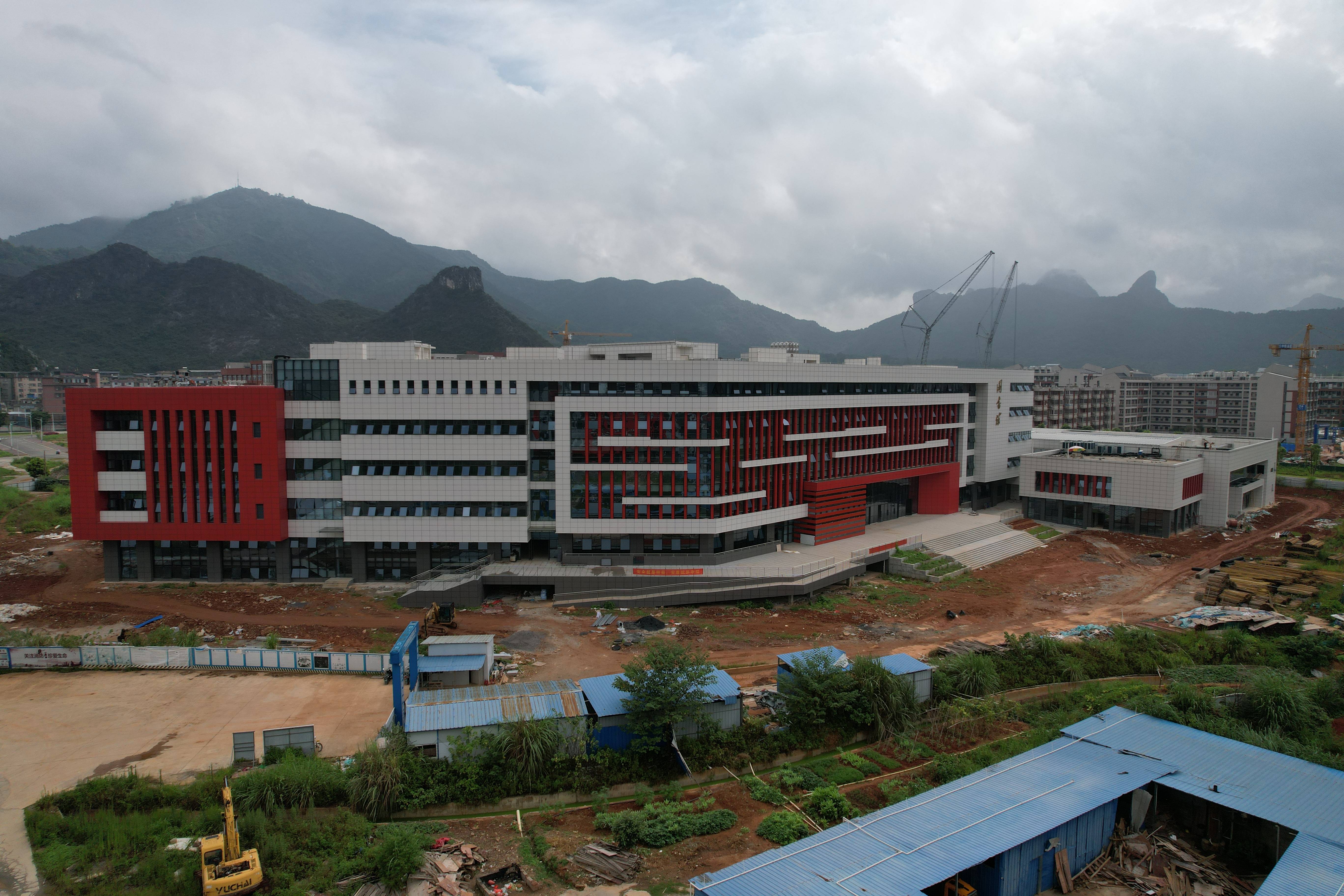 新校区图书馆及学术报告厅工程7月份建设进度简报-桂林航天工业学院基建处